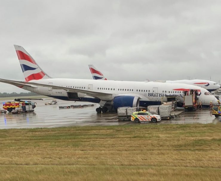 British Airways Boeing 787 Dreamliner Badly Damaged After Nose Gear ...