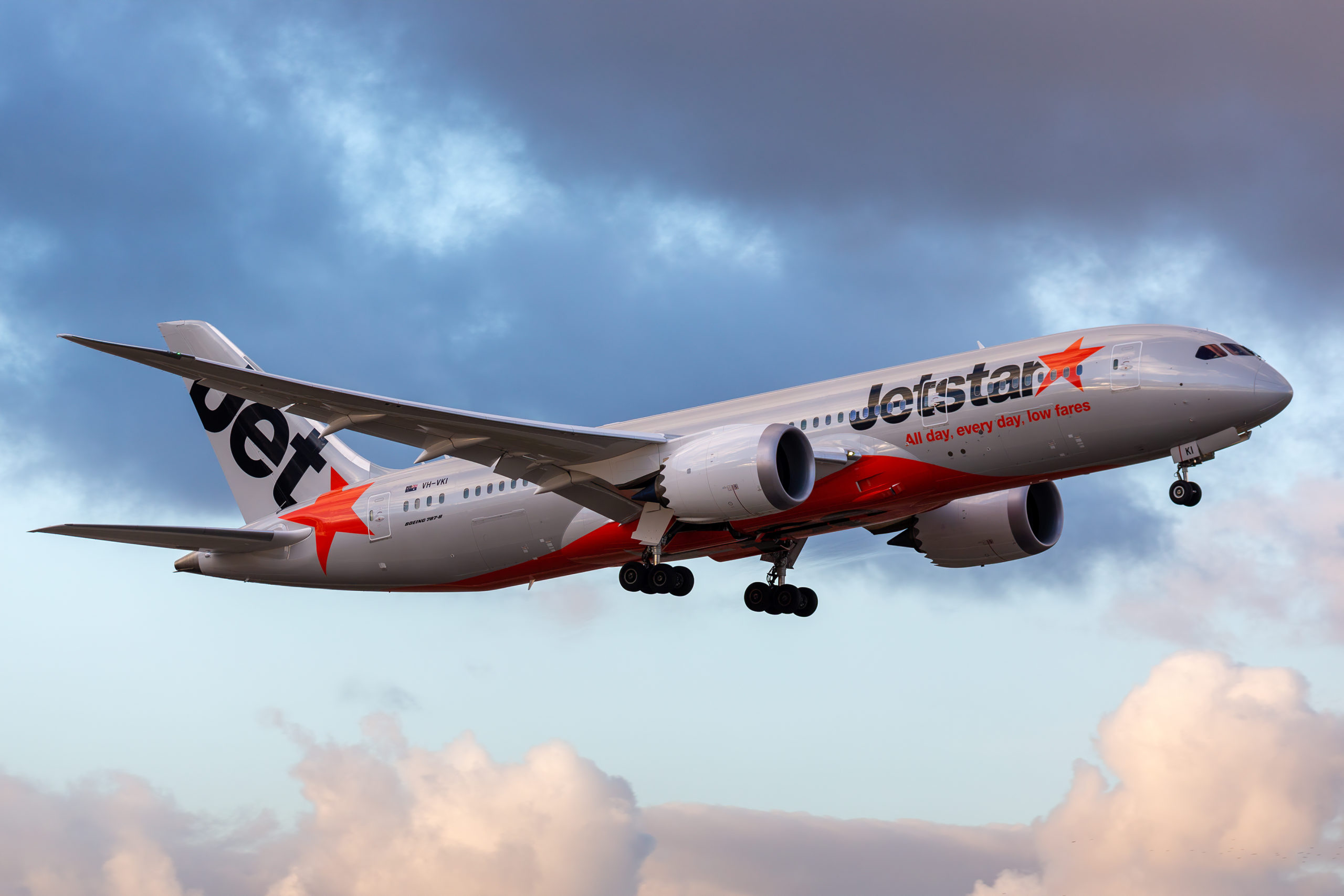 Jetstar Passengers Trapped On Plane in Alice Springs For Seven Hours ...