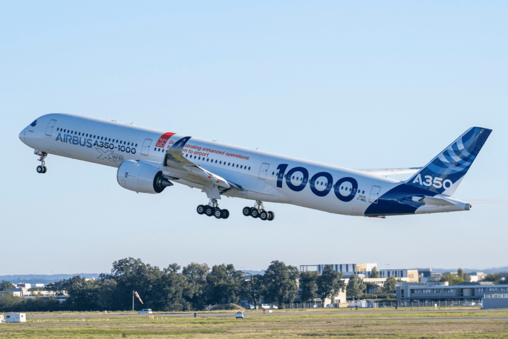 Airbus Has Plans For a Super Long Version Of Its A350 Airplane That ...