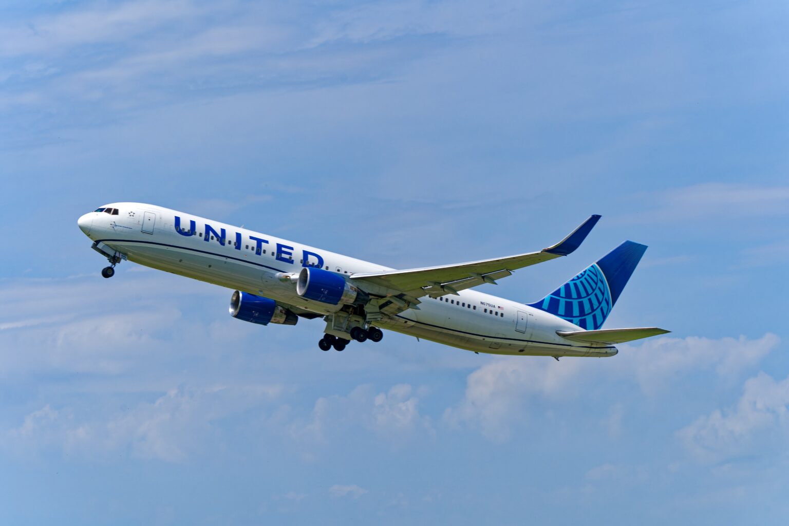 Another United Airlines Flight Forced To Divert After Laptop Falls ...